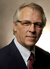 Frazier Receives Honors College Distinguished Faculty Award | Leading ...